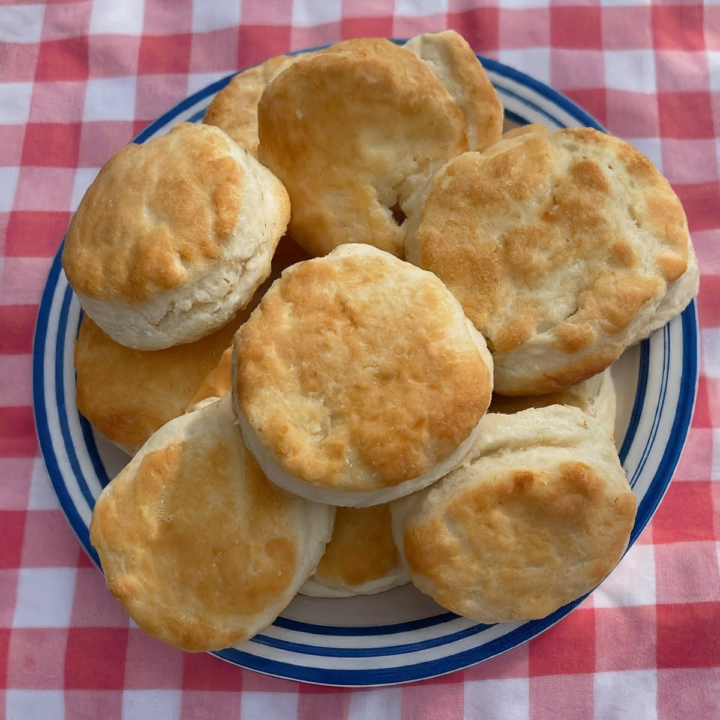 Best Easy Fluffy Biscuits Recipe - A Sparkle of Genius