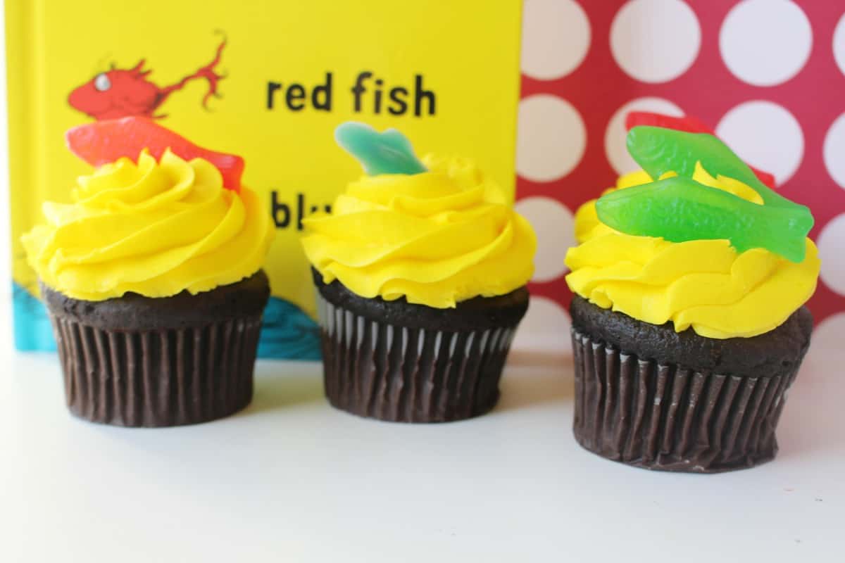 Dr. Seuss One Fish Two Fish Red Fish Blue Fish Cupcakes