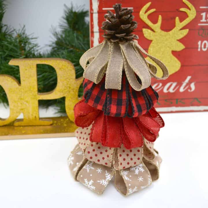 Christmas tree ribbon ideas: Burlap Christmas Tree