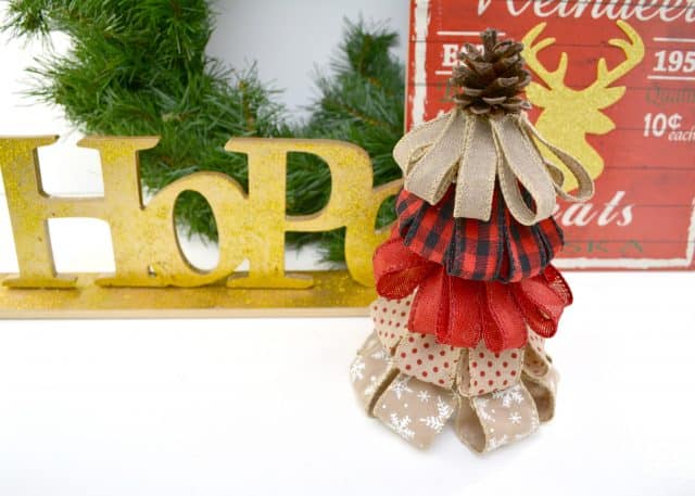 Christmas tree ribbon ideas: Burlap Christmas Tree