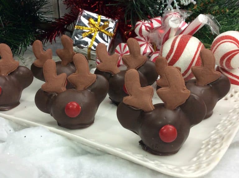 Reindeer Rolo treat- Easy and Festive Holiday Recipe for Kids