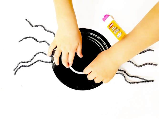 Paper Plate Spider- Easy Halloween Craft for Kids