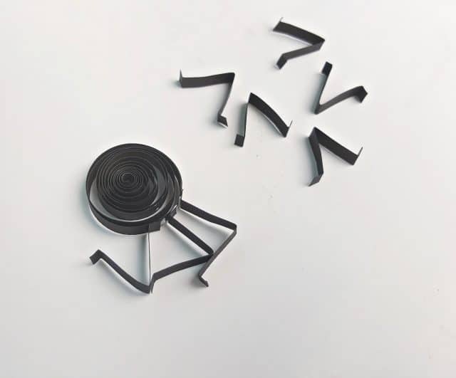 Quilled Spider - Halloween Quilling tutorial for beginners