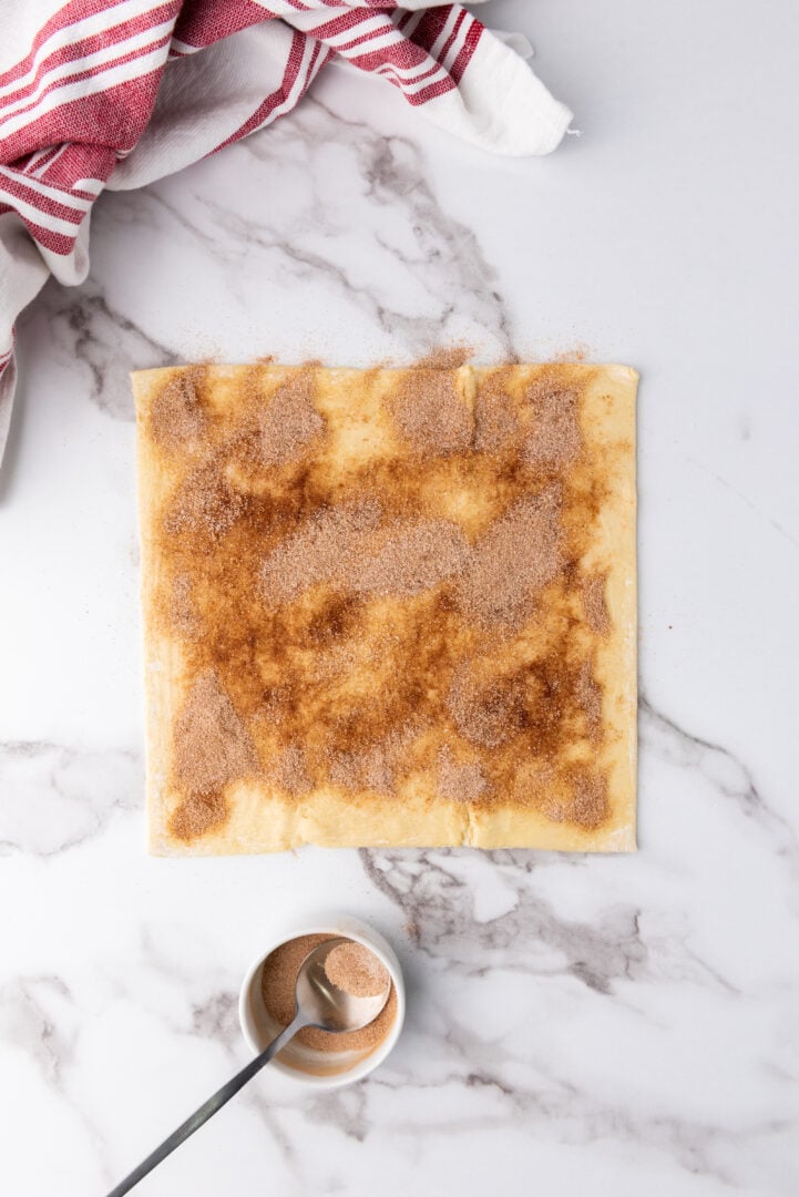 Baked apple roses recipe: Easy Puff Pastry Dessert - A Sparkle of Genius