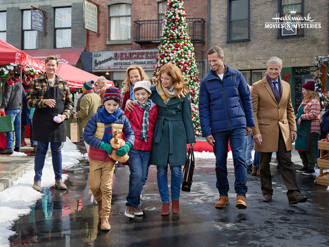Hallmark Movies & Mysteries Movie Premiere of "A Season for Family" on ...