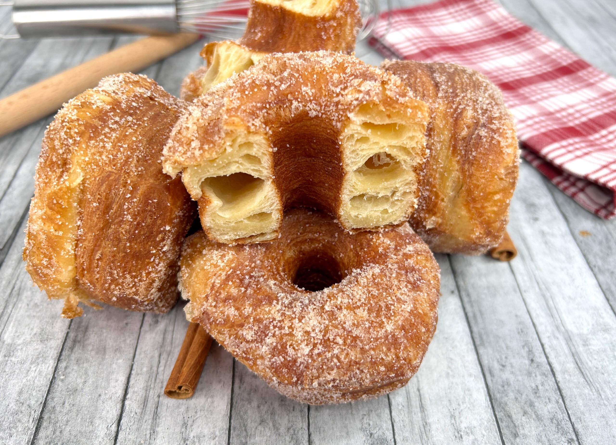 Croissant Donut: Homemade Recipe from Crescent sheets - A Sparkle of Genius