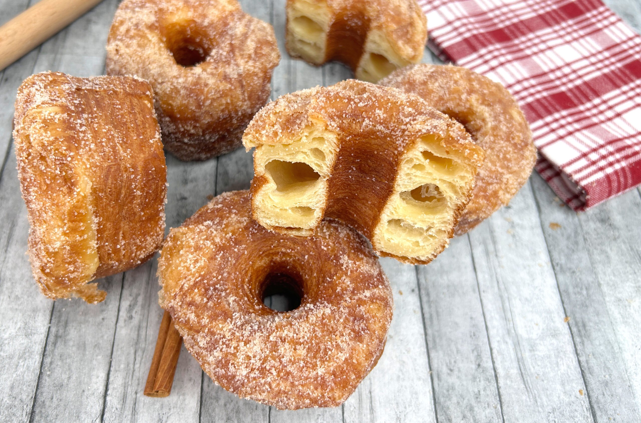 Croissant Donut: Homemade Recipe from Crescent sheets - A Sparkle of Genius